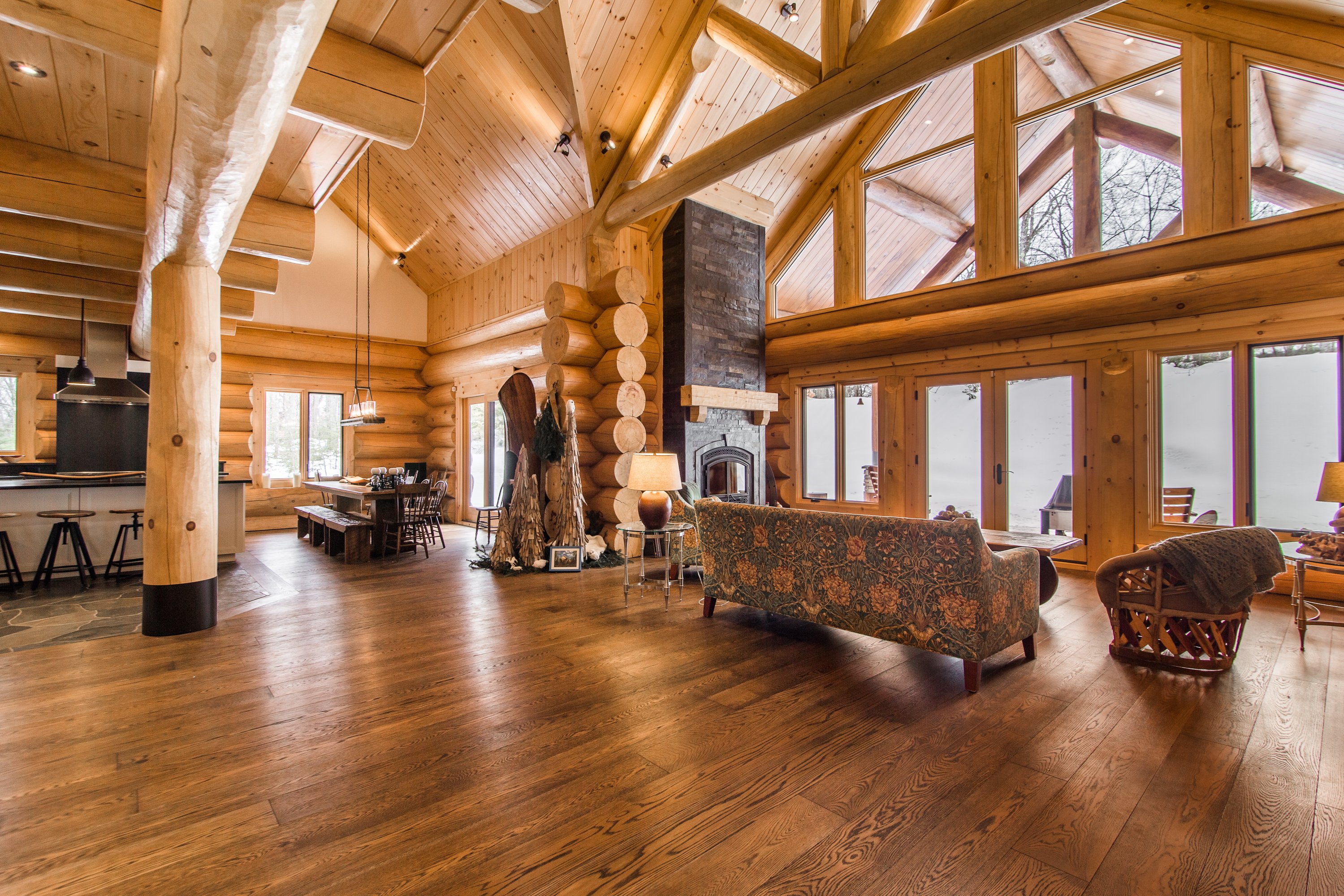 Buy Luxury & Affordable Hardwood Vinyl Flooring in Vancouver