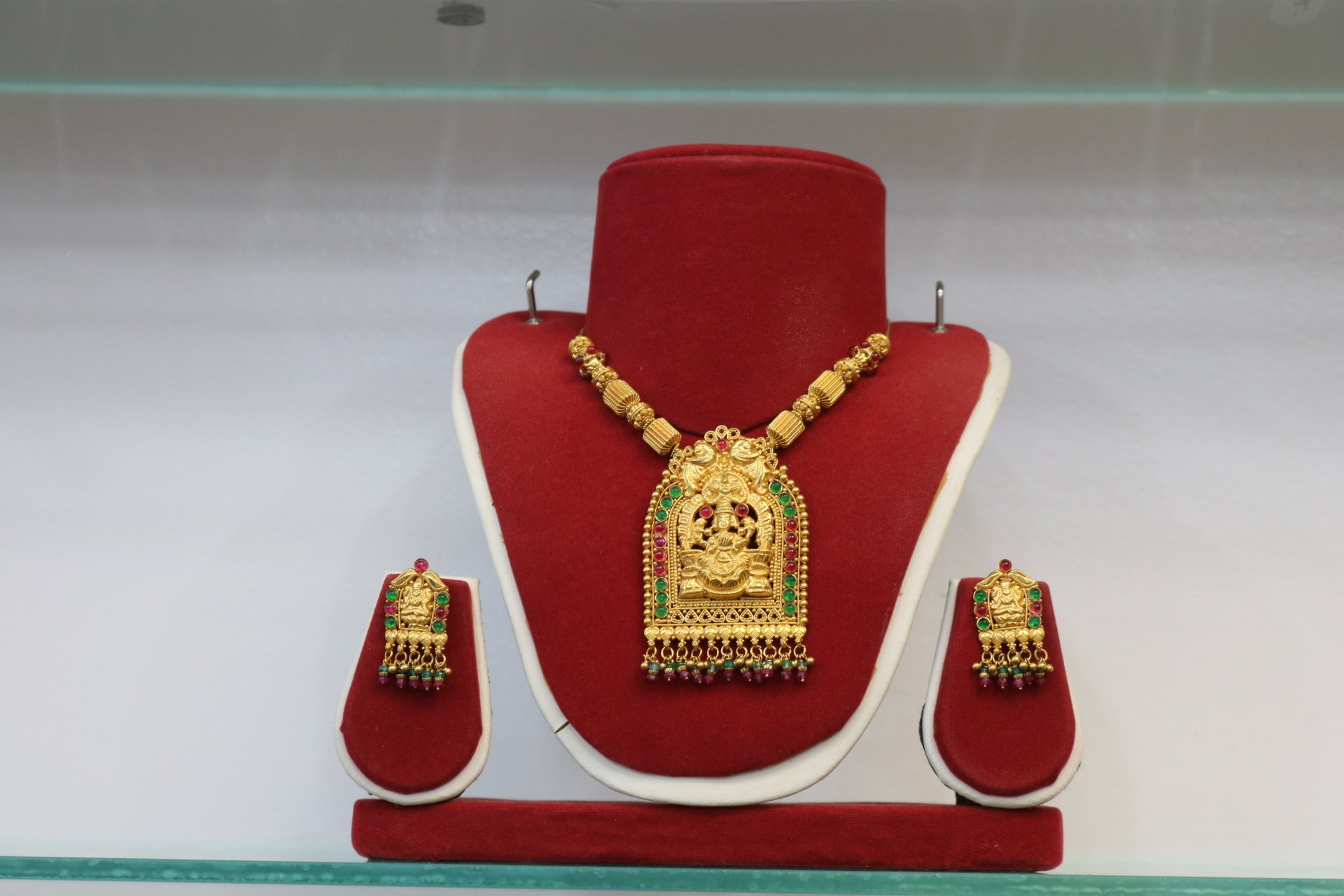 Raj Jewelers Corp. - 22K gold jewelry & diamond jewelry - Indian ...