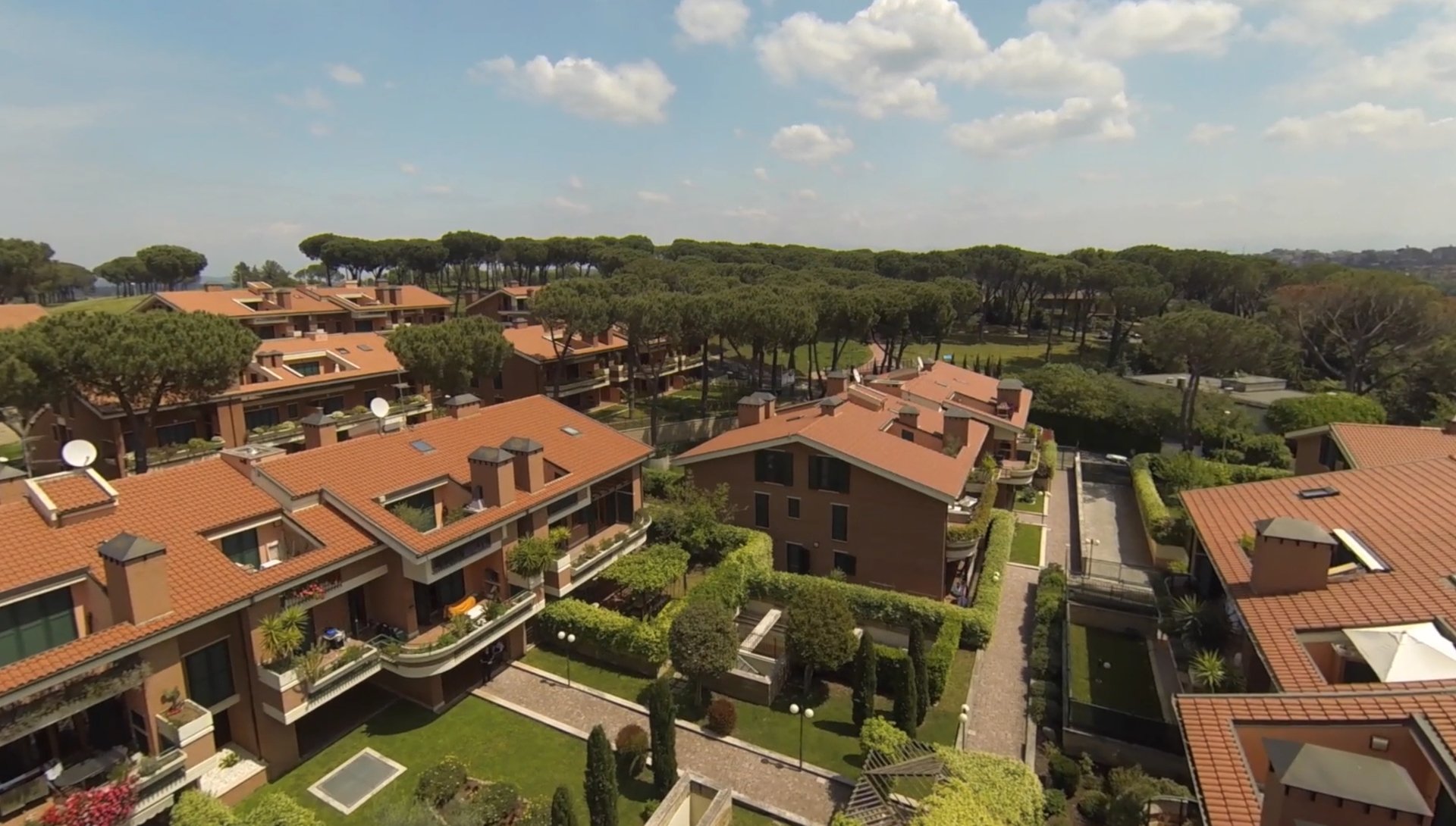 Complesso Residenziale Pini di Roma - Appartamenti - Roma Nord