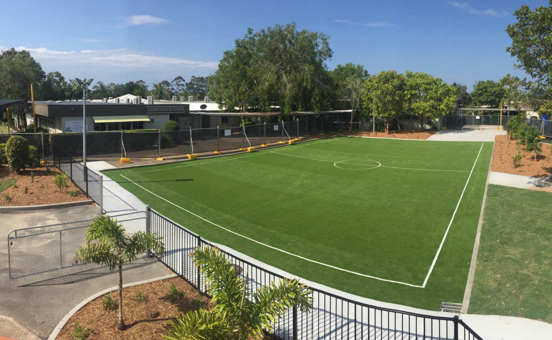 Sports surfaces for tennis courts and fields | Pro One Softfall