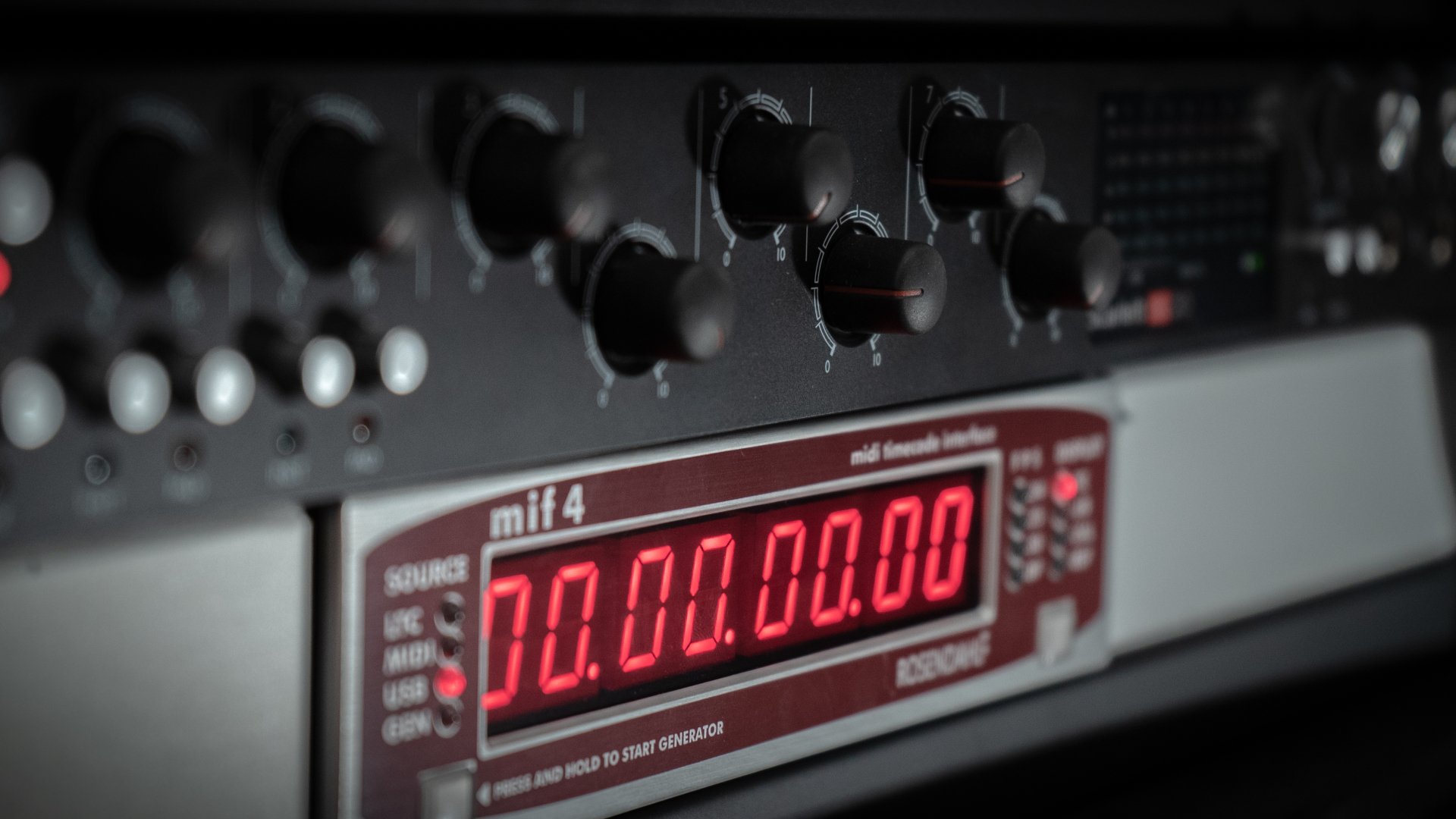 Sanny VT - Equipment - HOG4 / DP8000 / Nebelmaschine / Lichterkette