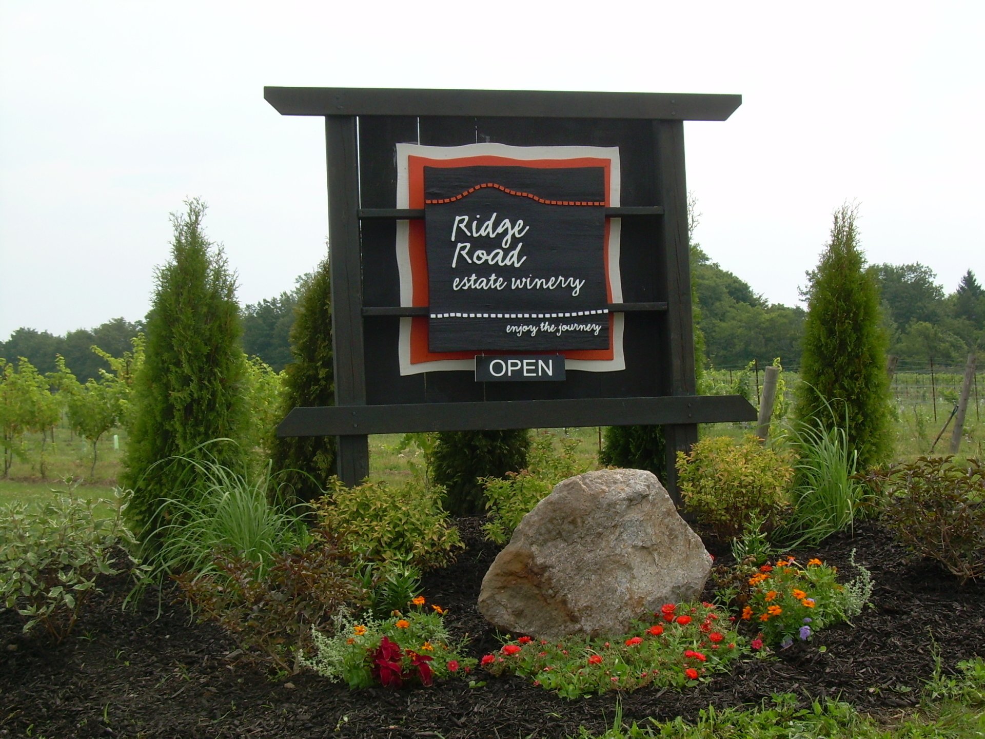 Home Page [www.ridgeroadwinery.ca]