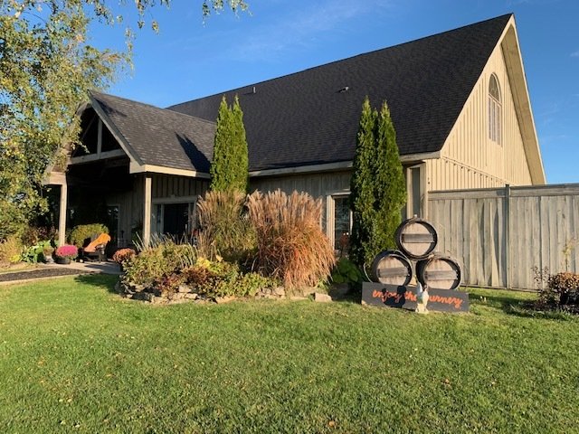 Home Page [www.ridgeroadwinery.ca]