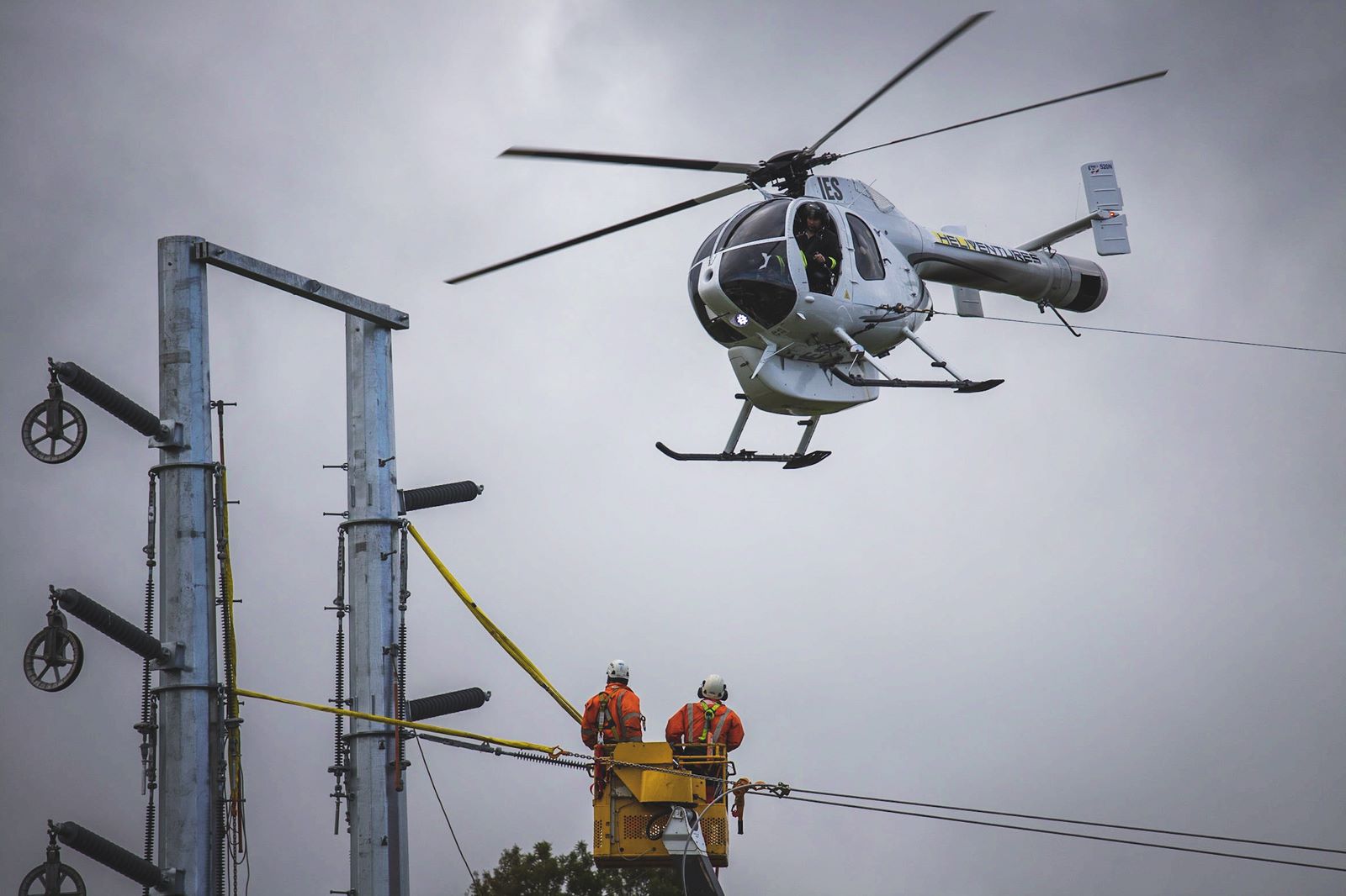 Heliventures power line stringing in Keri Keri