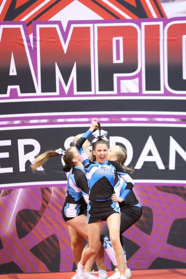 Cheerleading Lessons in Medowie | iDance Performance Co