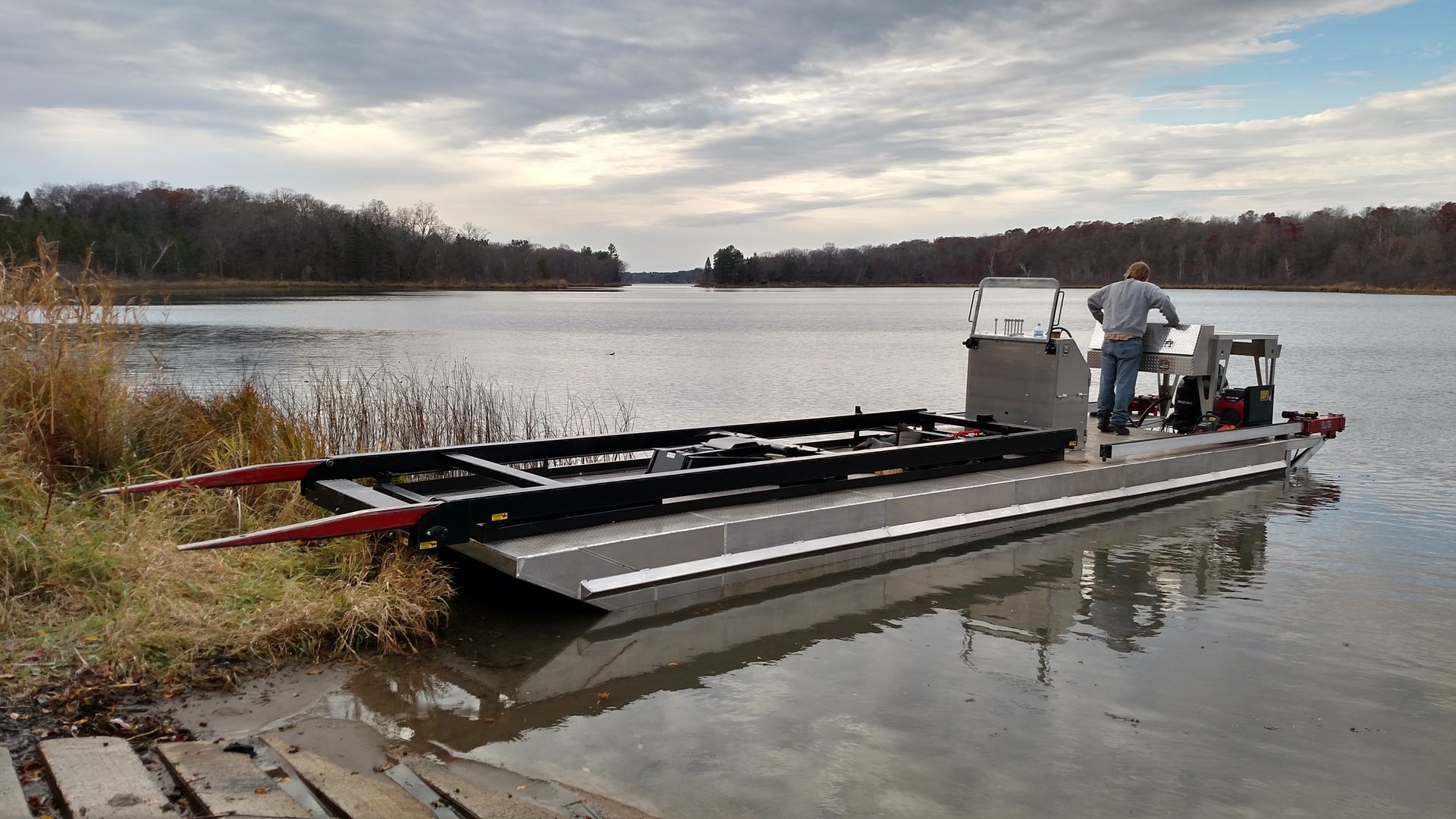 Lakeside Simplicity | Boat Services | Pequot Lakes, MN
