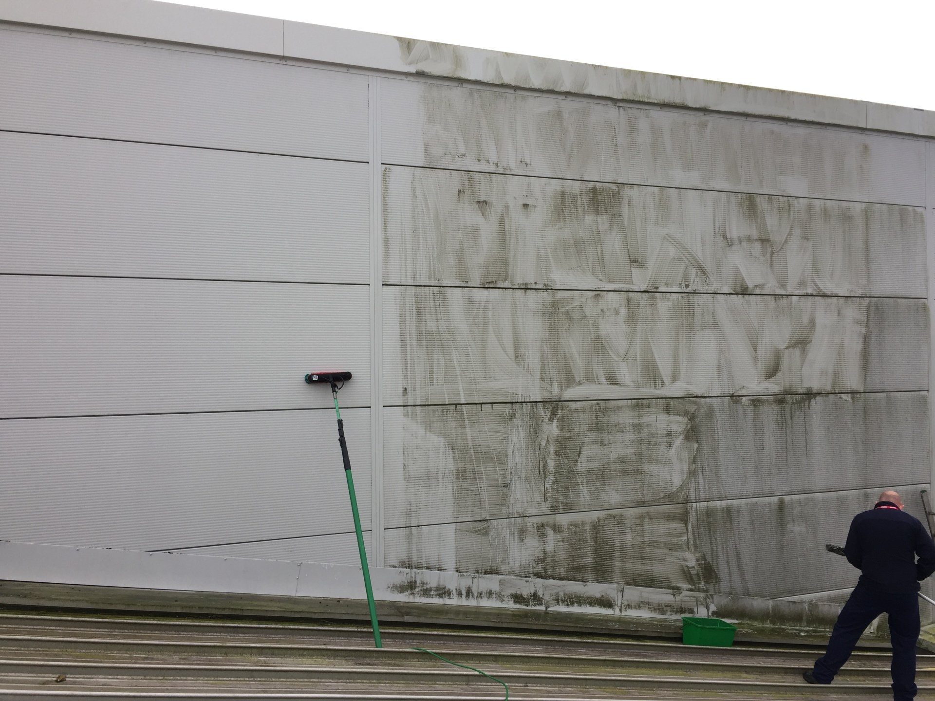 Commercial cleaning | MH Cleaning Solutions Ltd
