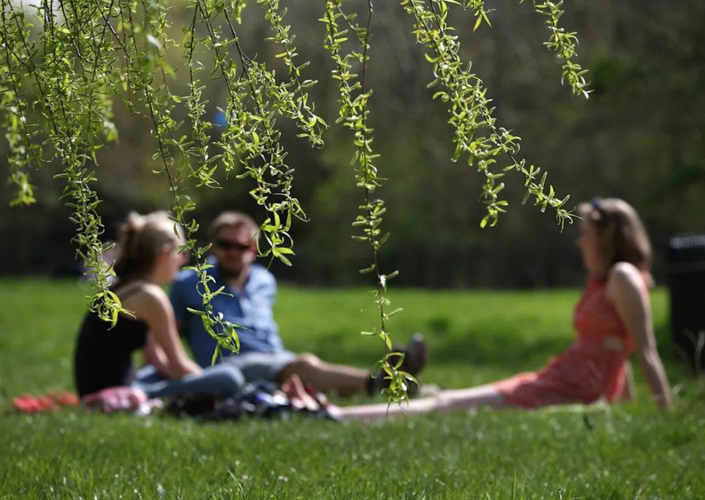 𝙂𝙧𝙤𝙪𝙥𝙨 𝙤𝙛 𝙪𝙥 𝙩𝙤 𝙨𝙞𝙭 𝙥𝙚𝙤𝙥𝙡𝙚 𝙖𝙡𝙡𝙤𝙬𝙚𝙙 𝙩𝙤 𝙢𝙚𝙚𝙩 𝙤𝙪𝙩𝙙𝙤𝙤𝙧𝙨