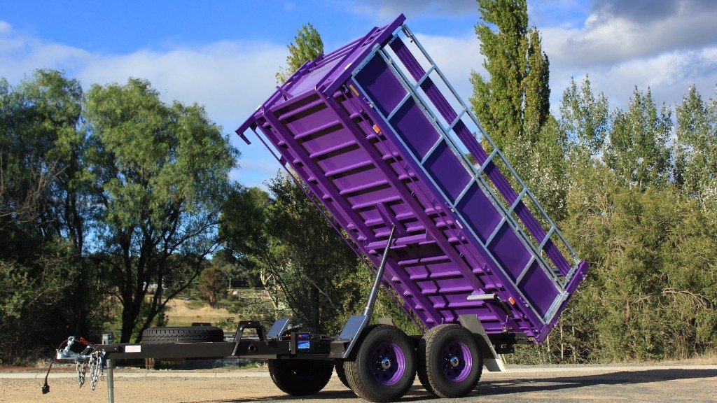 Trailers Sydney, Canberra, Young & Australia | Universal, Flattop ...