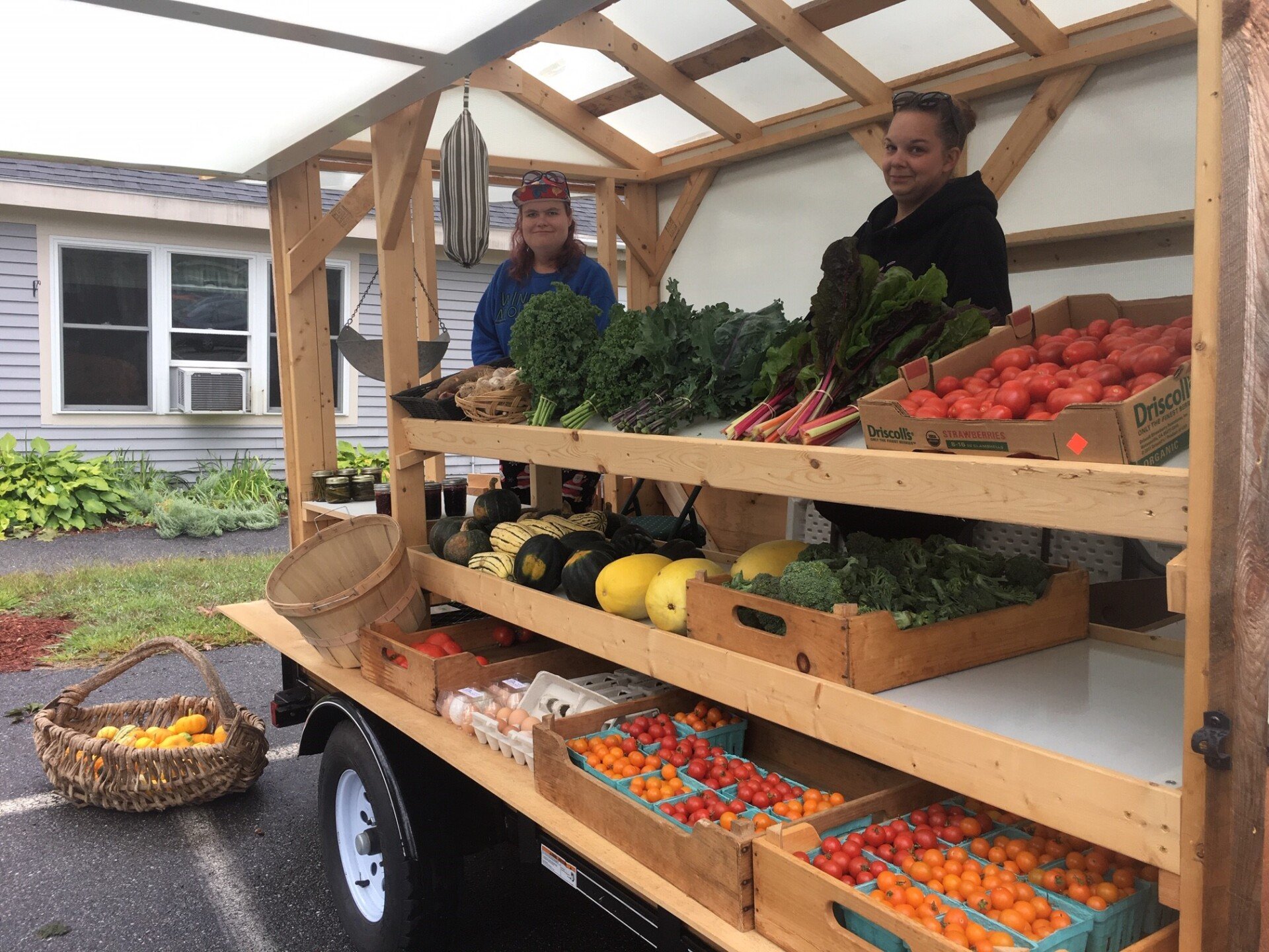 Volunteer opportunities at Farmsteads of New England