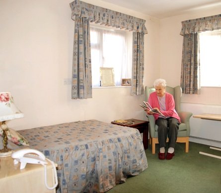 Poplars Ruislip Care Homes Nursing Residential Dementia Middlesex