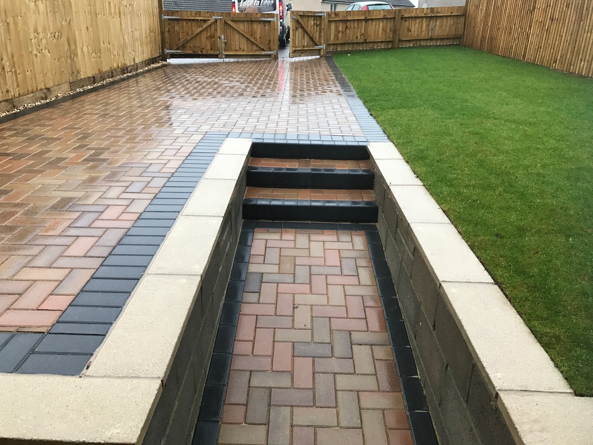 Patio laying experts: Edge to Edge Paving Specialists Ltd