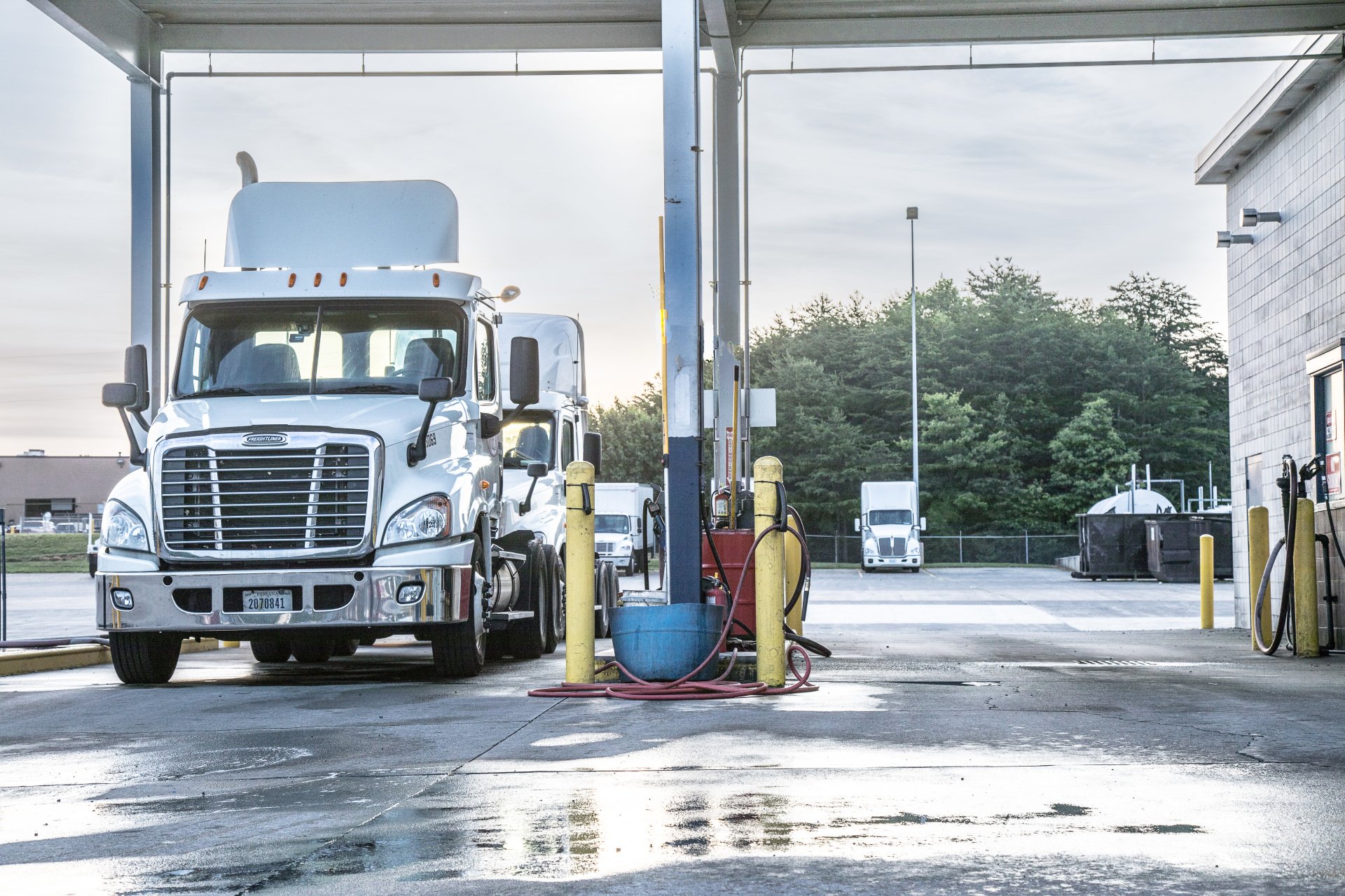 NOW HIRING | Class A CDL & NON CDL Drivers | Salem Leasing Corporation