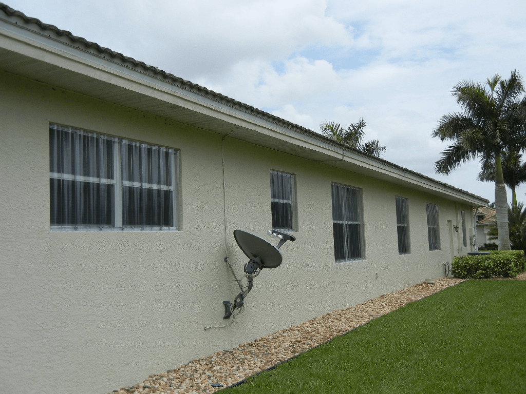 Roll Screens | Fort Myers, FL | Storm Shutter Warehouse