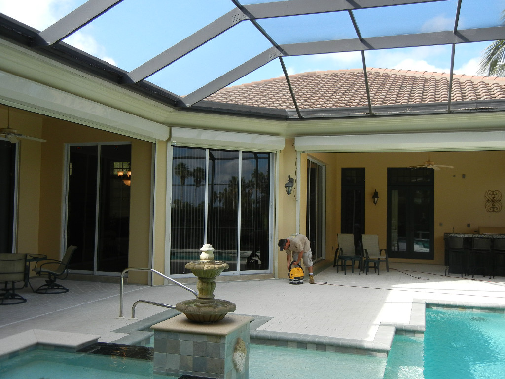 Roll Screens | Fort Myers, FL | Storm Shutter Warehouse