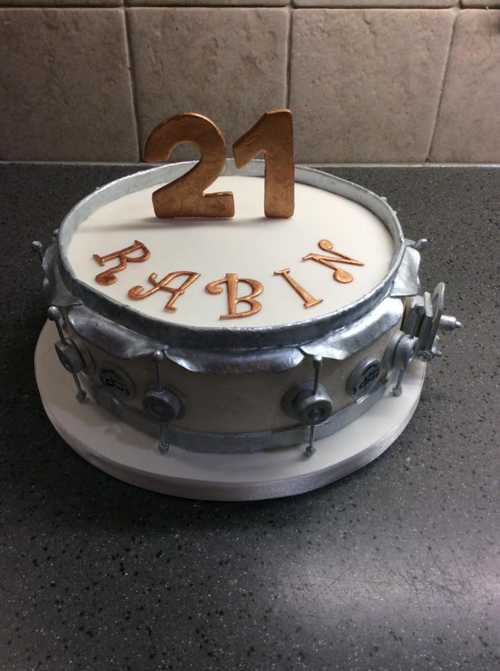 Novelty and illusion cakes | The Lilac House