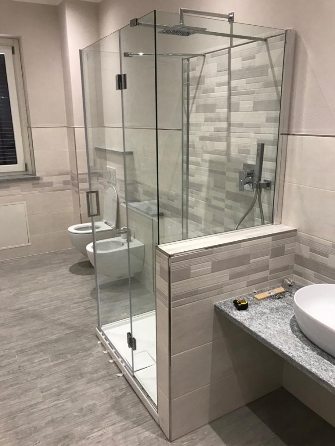 Trasformiamo la vasca in una doccia. Docce attrezzate per anziani