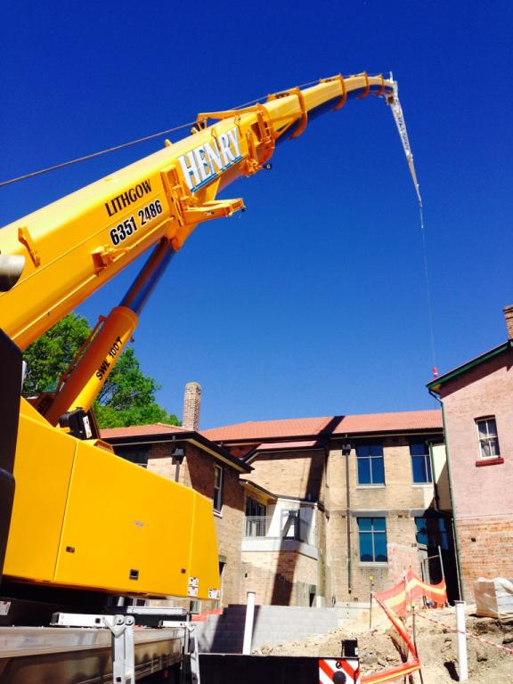 Find Local Construction Crane Hire Service Company, General Earthmoving ...
