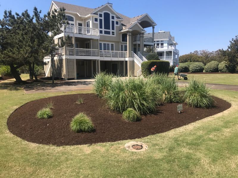 Lawn & Landscape Services by Distinctive Landscaping