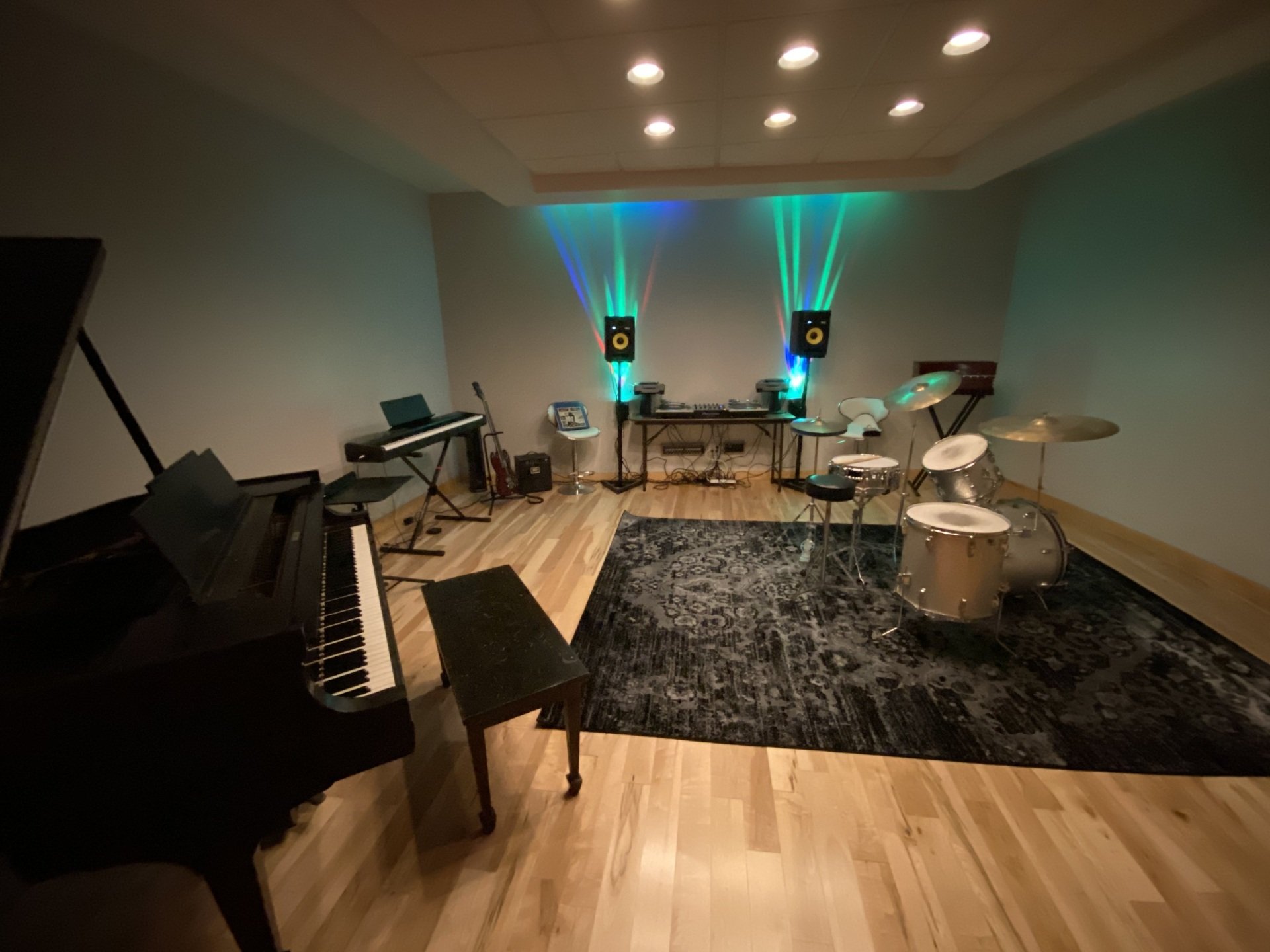 DJ Classes in Denver | DJ Academy | DJ Lessons