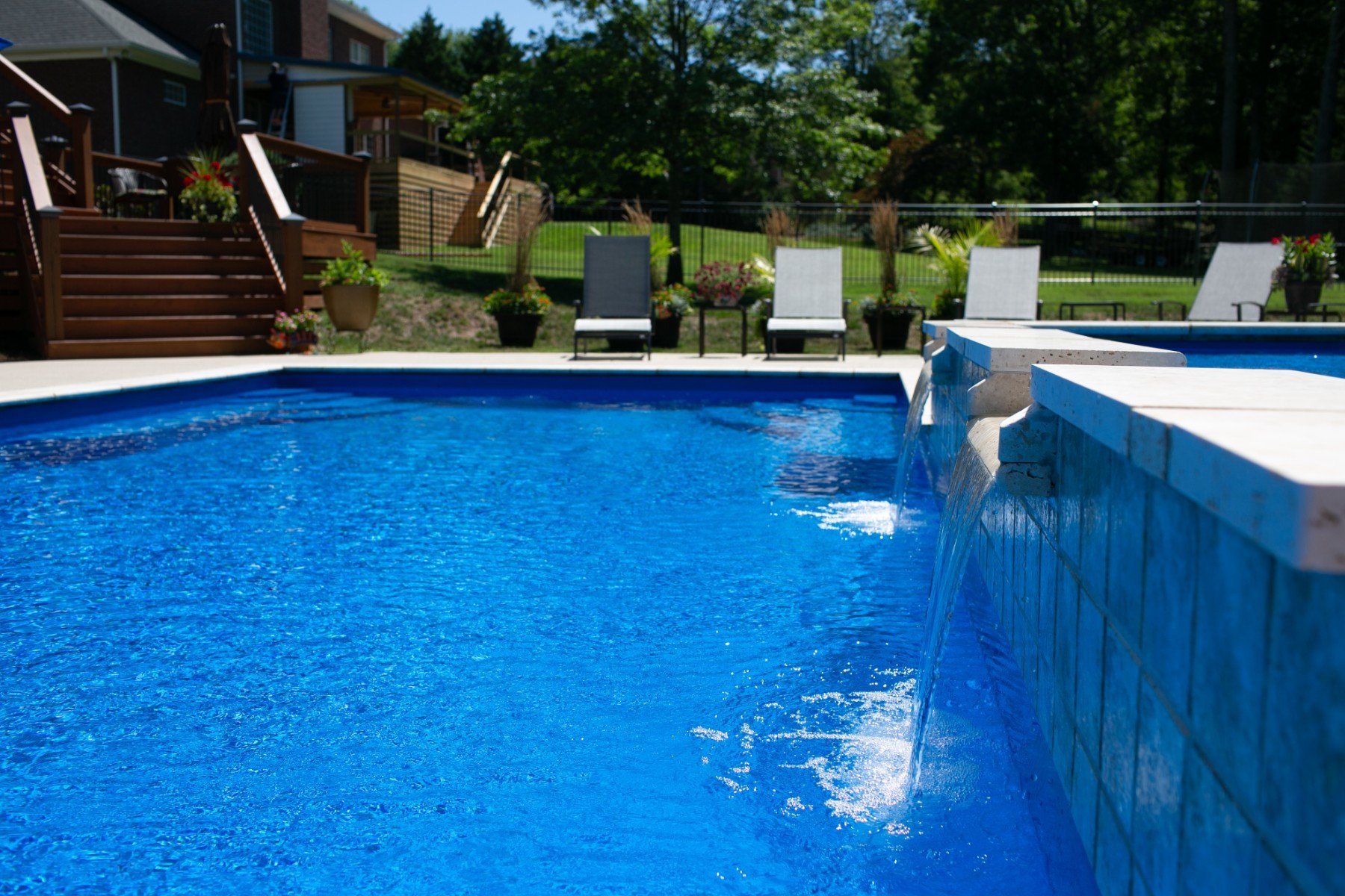Spillover Spas & Wet Decks in Tennessee | Majestic Swim