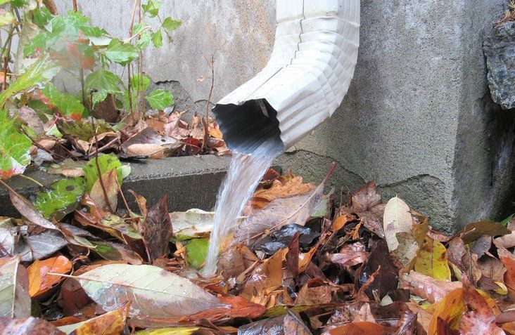 An Overview of 4 Alternatives to Aluminum Downspouts