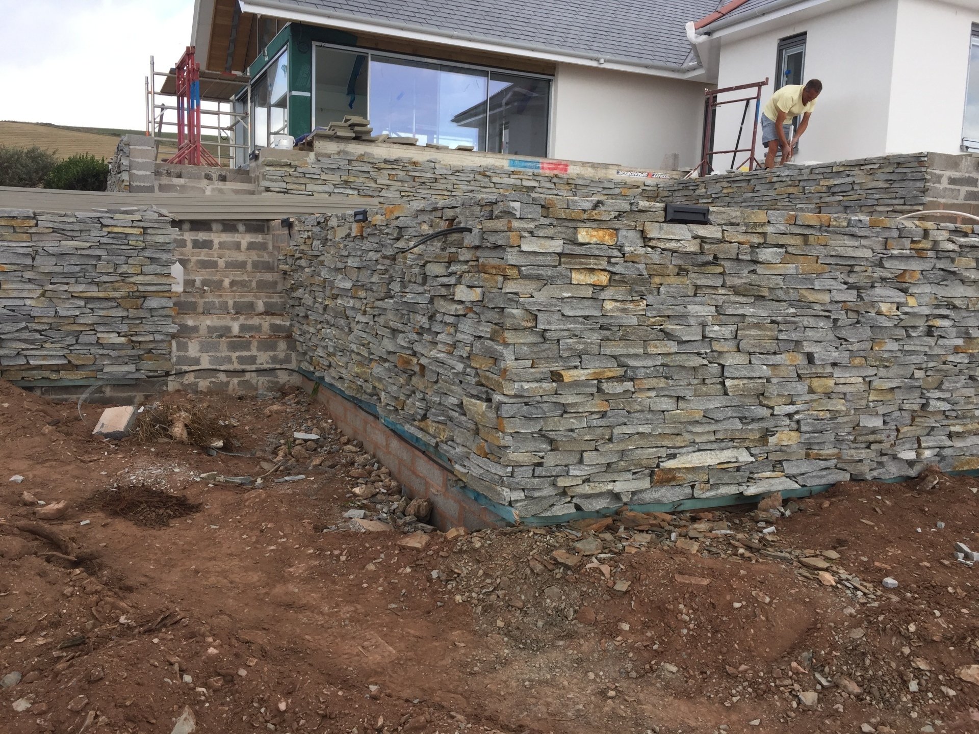 Gloria Silver Coursed Stone - Natural Quartz | Real Stone Cladding UK