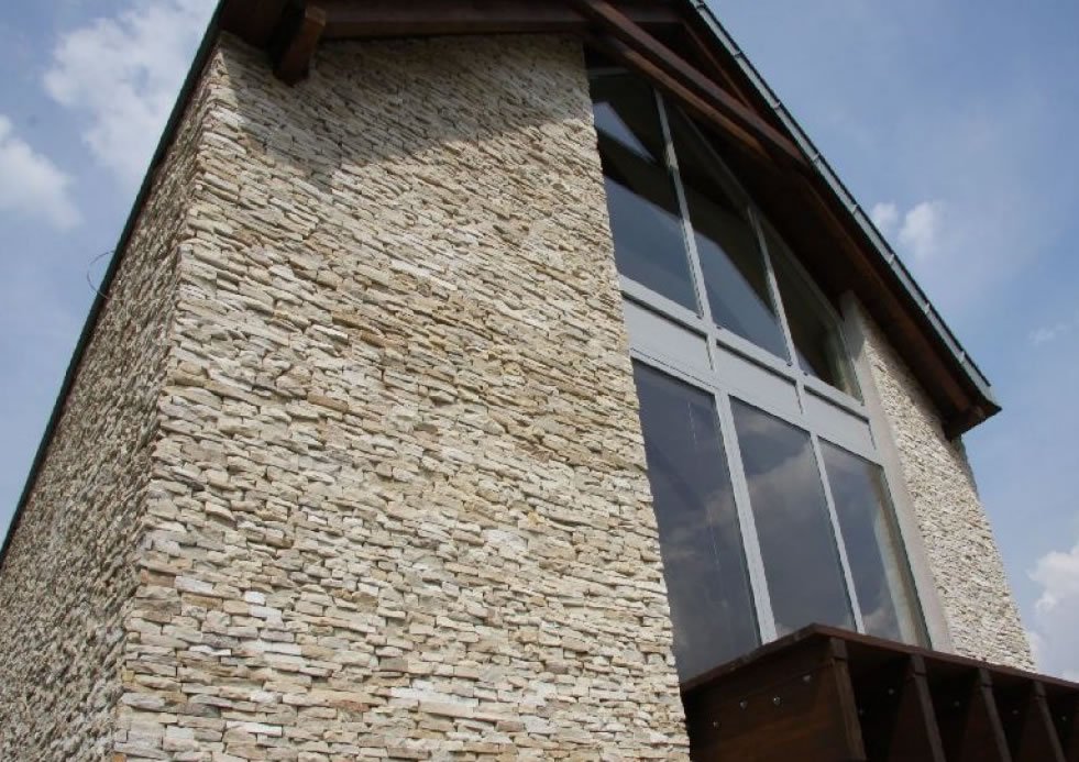 Coursed Limestone Cladding - Random | Real Stone Cladding UK
