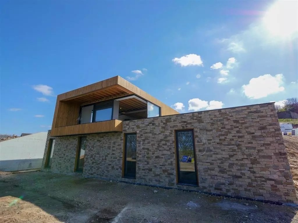 Rustic Gneiss Stone Panel System | Real Stone Cladding UK