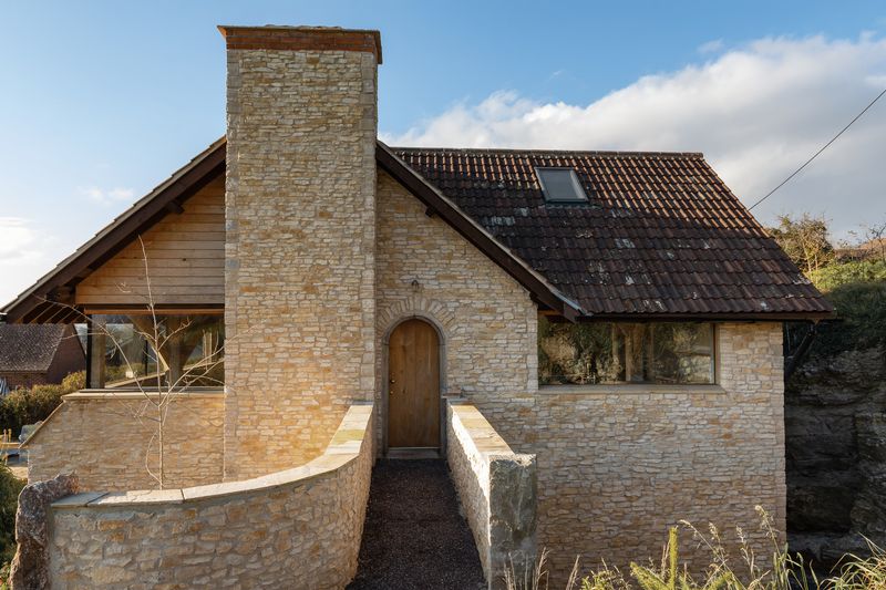 Coursed Limestone Cladding - Random | Real Stone Cladding UK