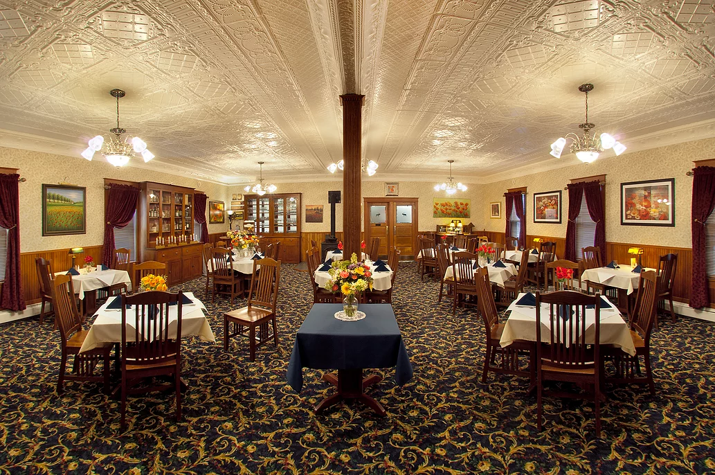 Historic Hotel & Restaurant | Elk Mountain Hotel