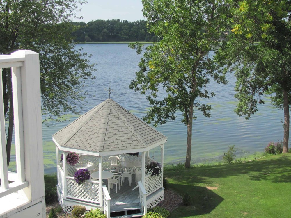 Lake Pointe Apartments in Schofield, WI