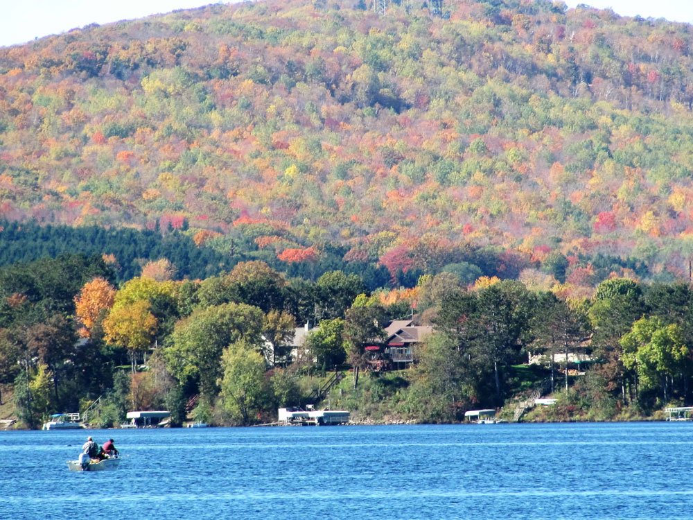 Lake Pointe Apartments in Schofield, WI