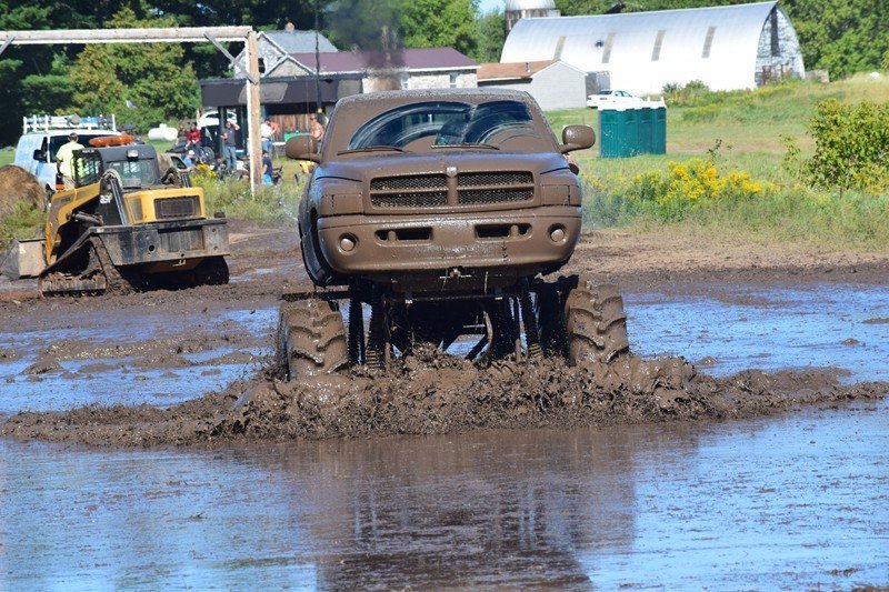 Howie's Mud Bog Photos