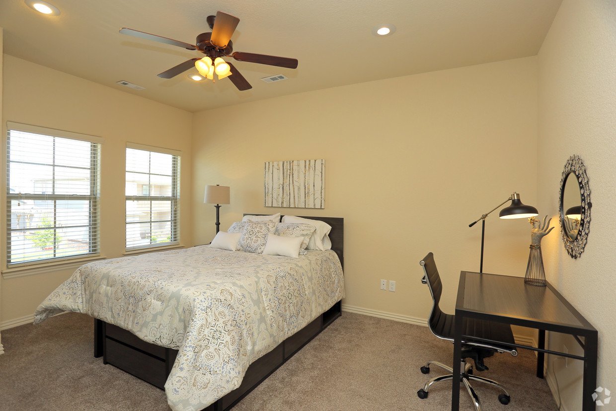 Best Student Property | The Row@Arkansas | Fayetteville