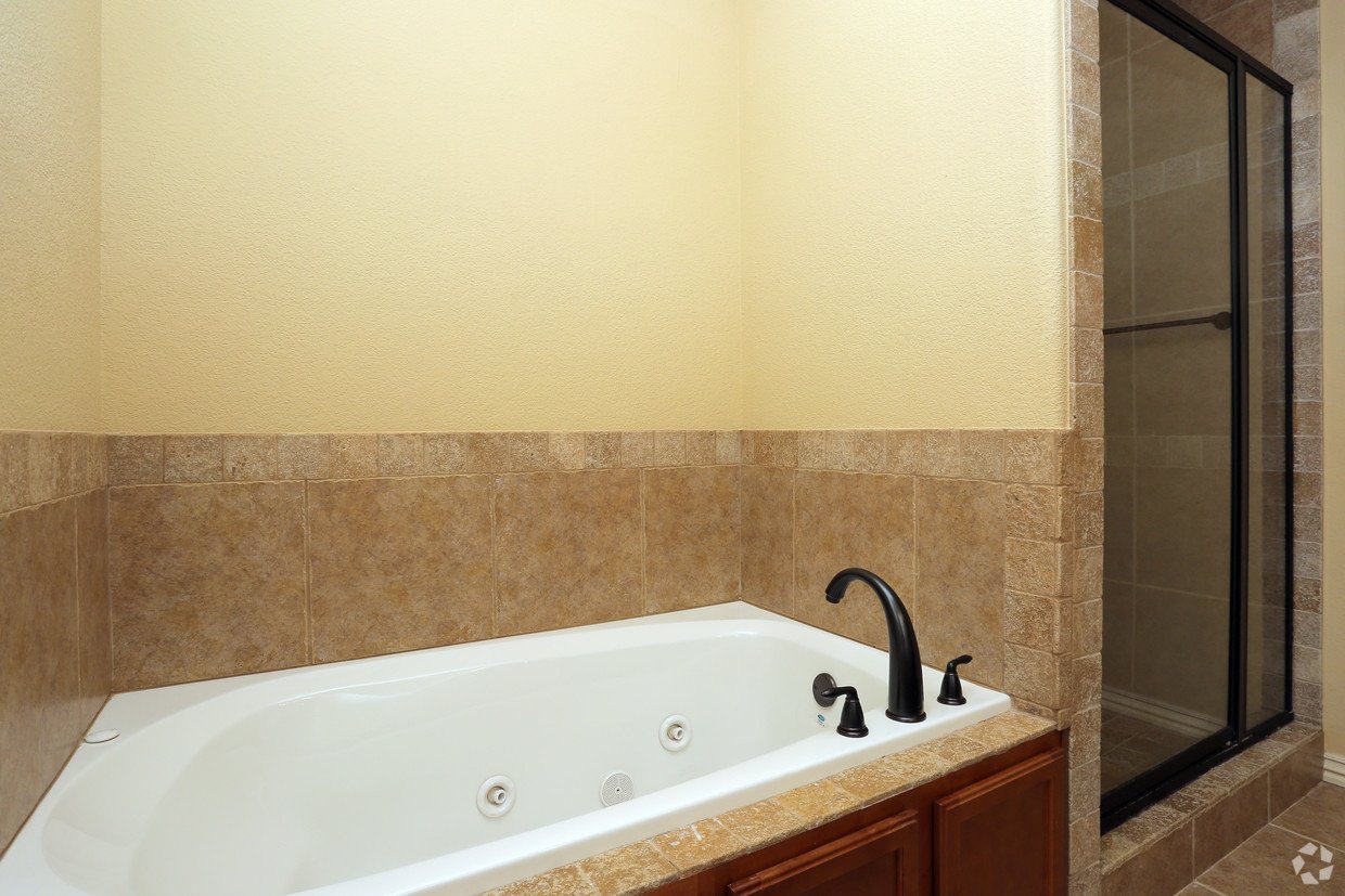 Best Student Property | The Row@Arkansas | Fayetteville