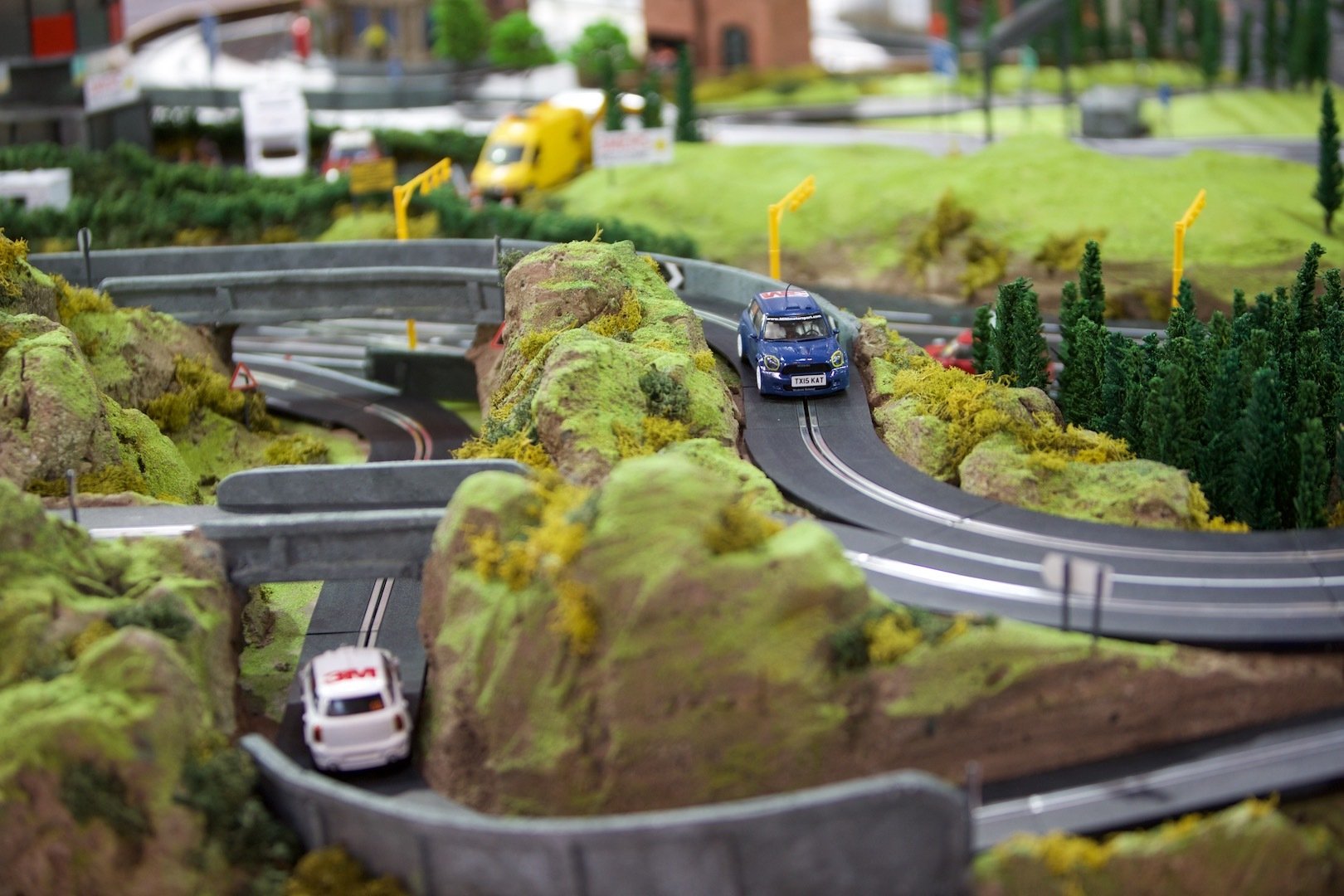 Custom Built Scalextric Tracks - The Racing Room