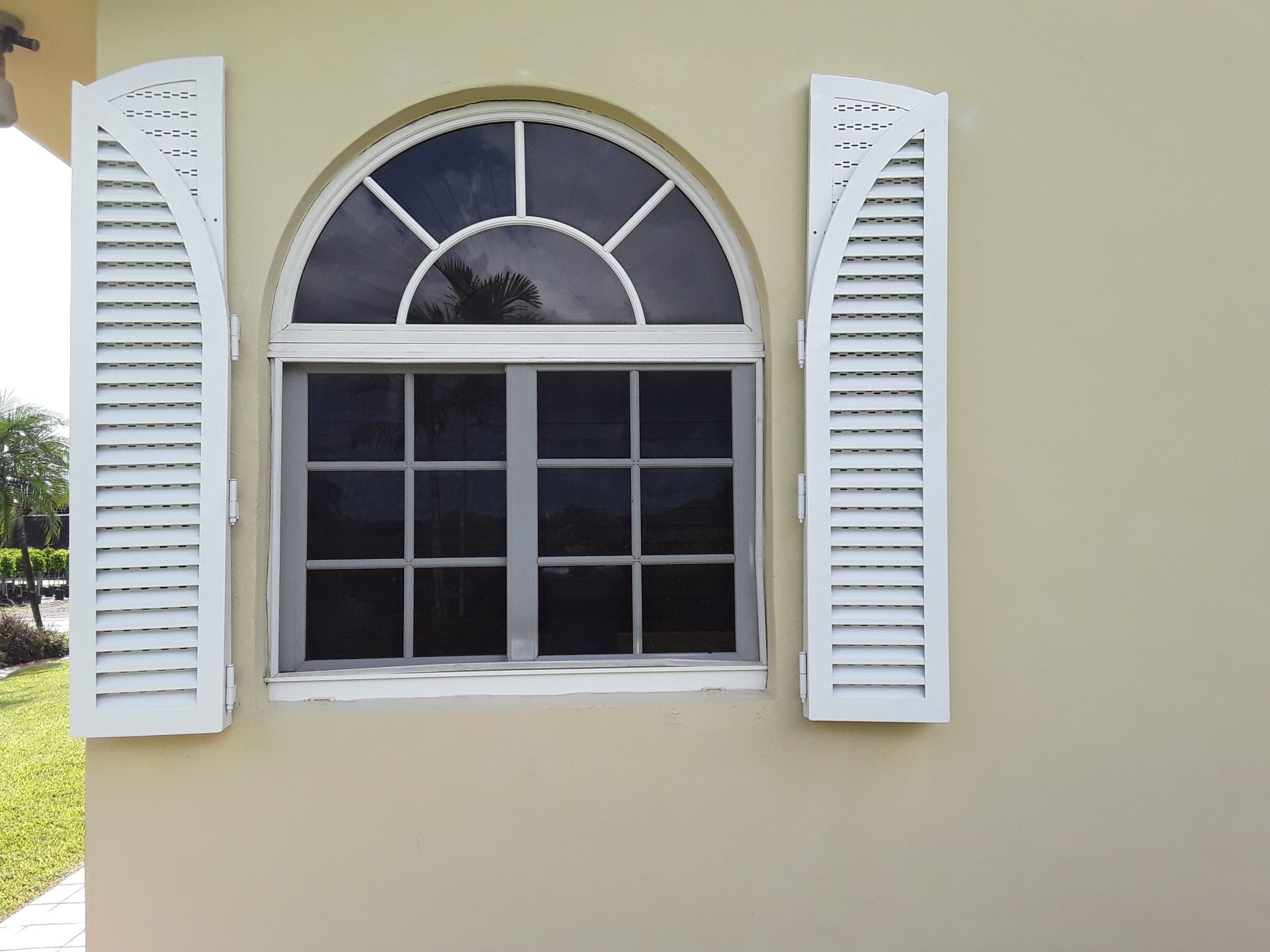 bettershutters.com-Exacta-Tech-Shutters-Installations-&-Repairs Miami