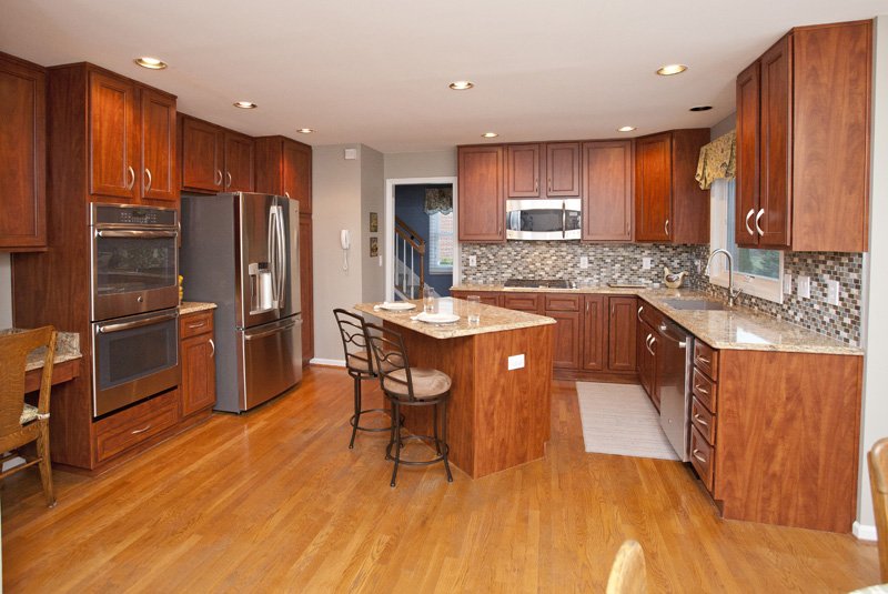 Howard's Kitchen Studio - Cincinnati kitchen remodeling, appliances ...