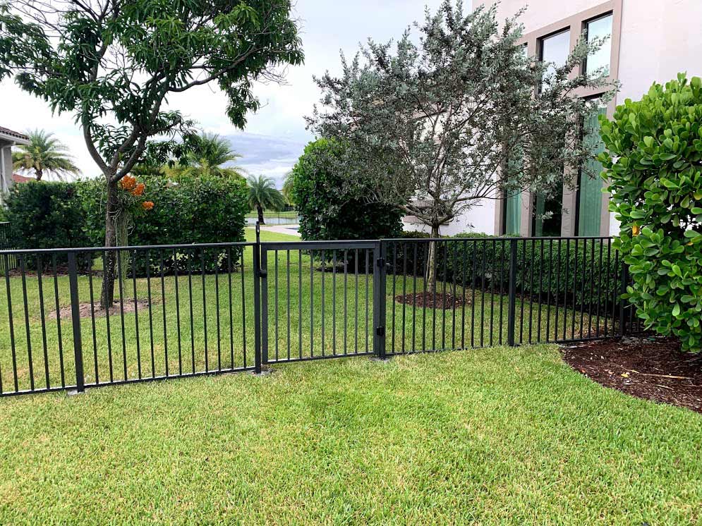 Fence and Rail Gallery | Sunrise, FL | First Class Fence & Rail, Inc.