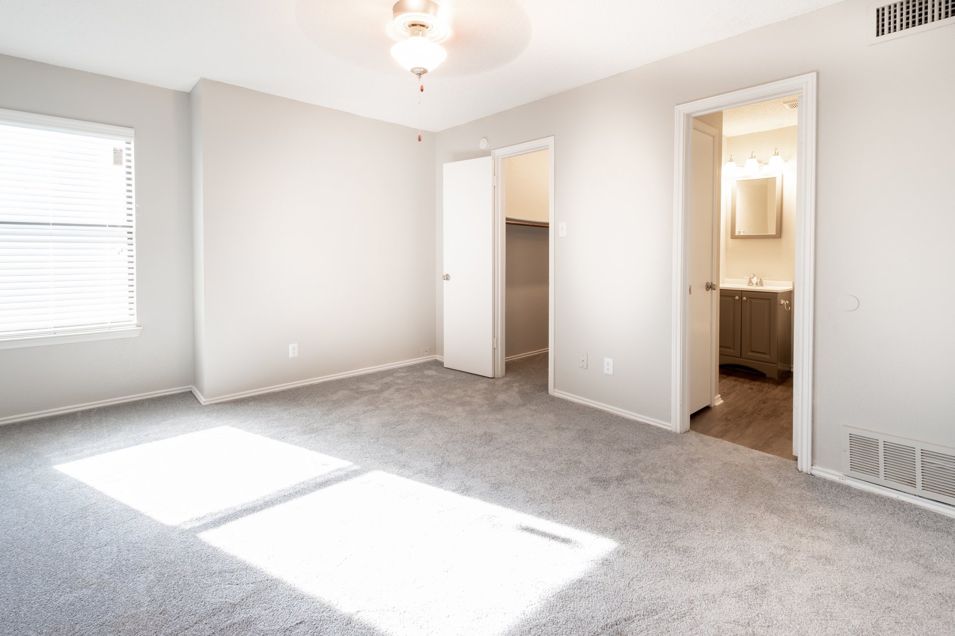 Azlewood Apartments | Apartments in Azle