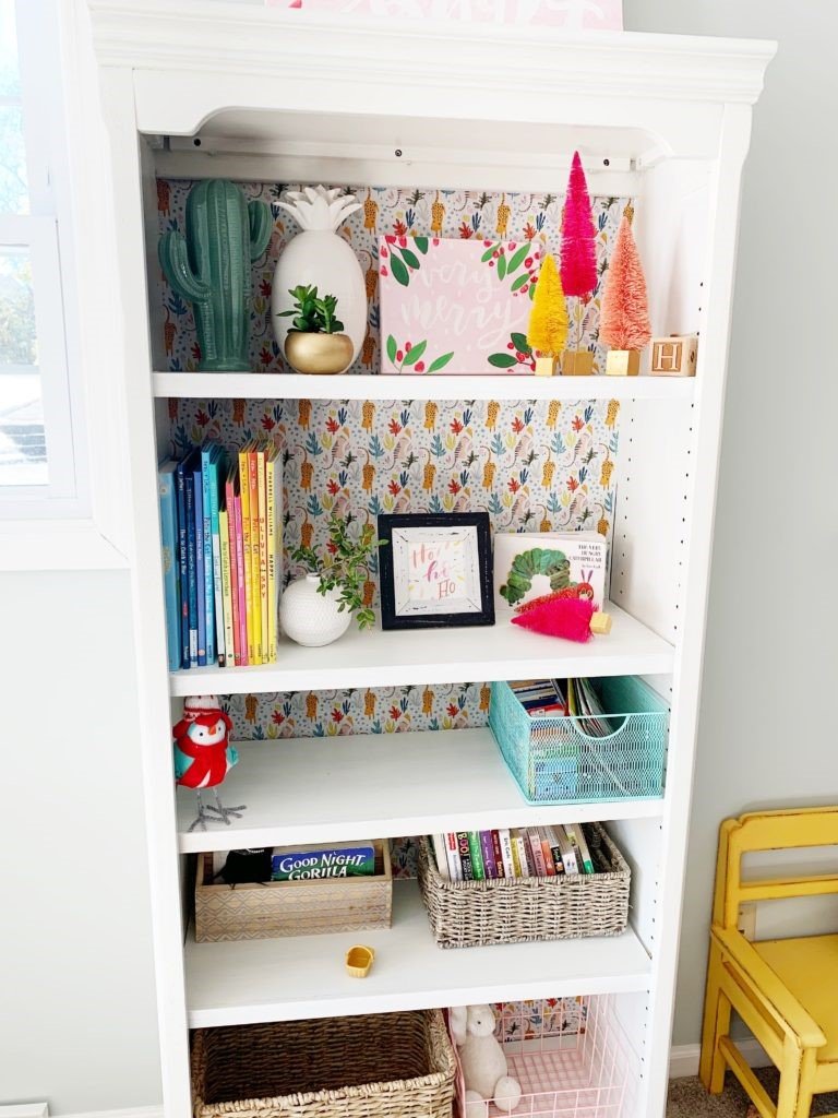 FABRIC BACKGROUND FOR A BOOKCASE