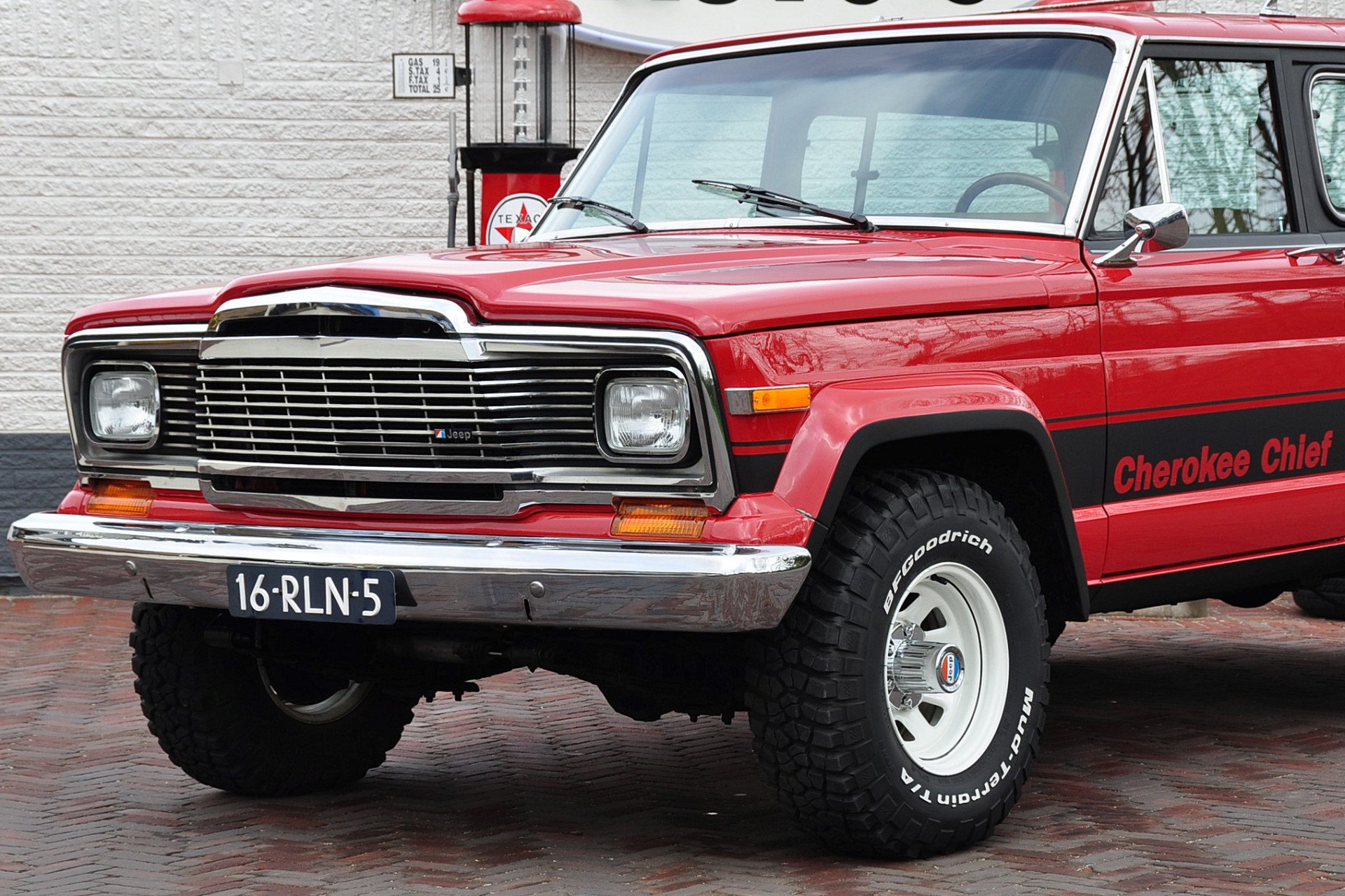 Cherokee Chief 401 5.7L V8 kopen? | T&O Auto's