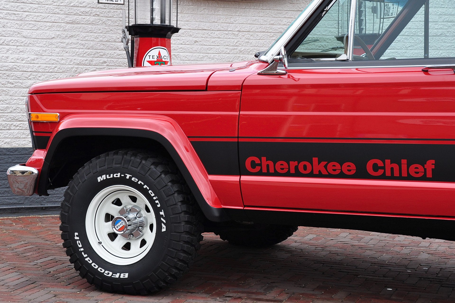 Cherokee Chief 401 5.7L V8 kopen? | T&O Auto's