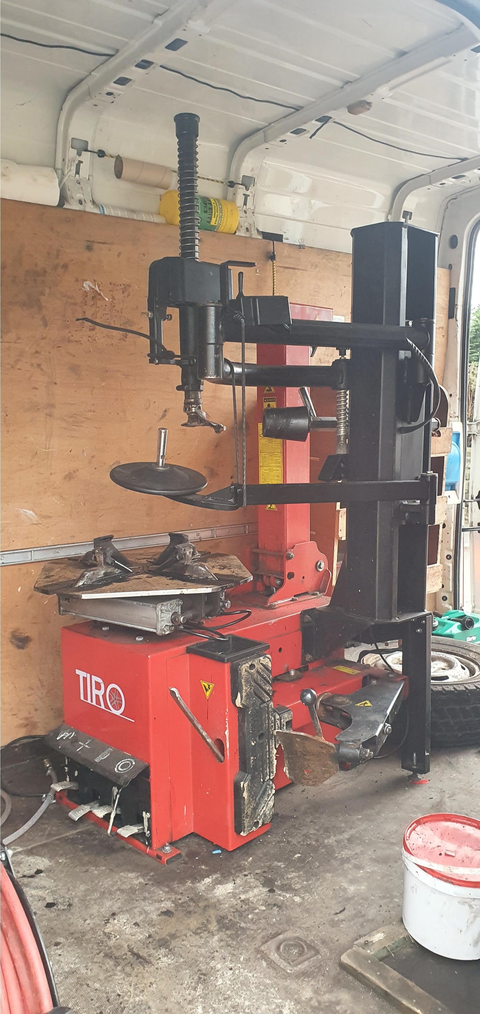 24-hour mobile tyre fitter | F&N Mobile Tyres