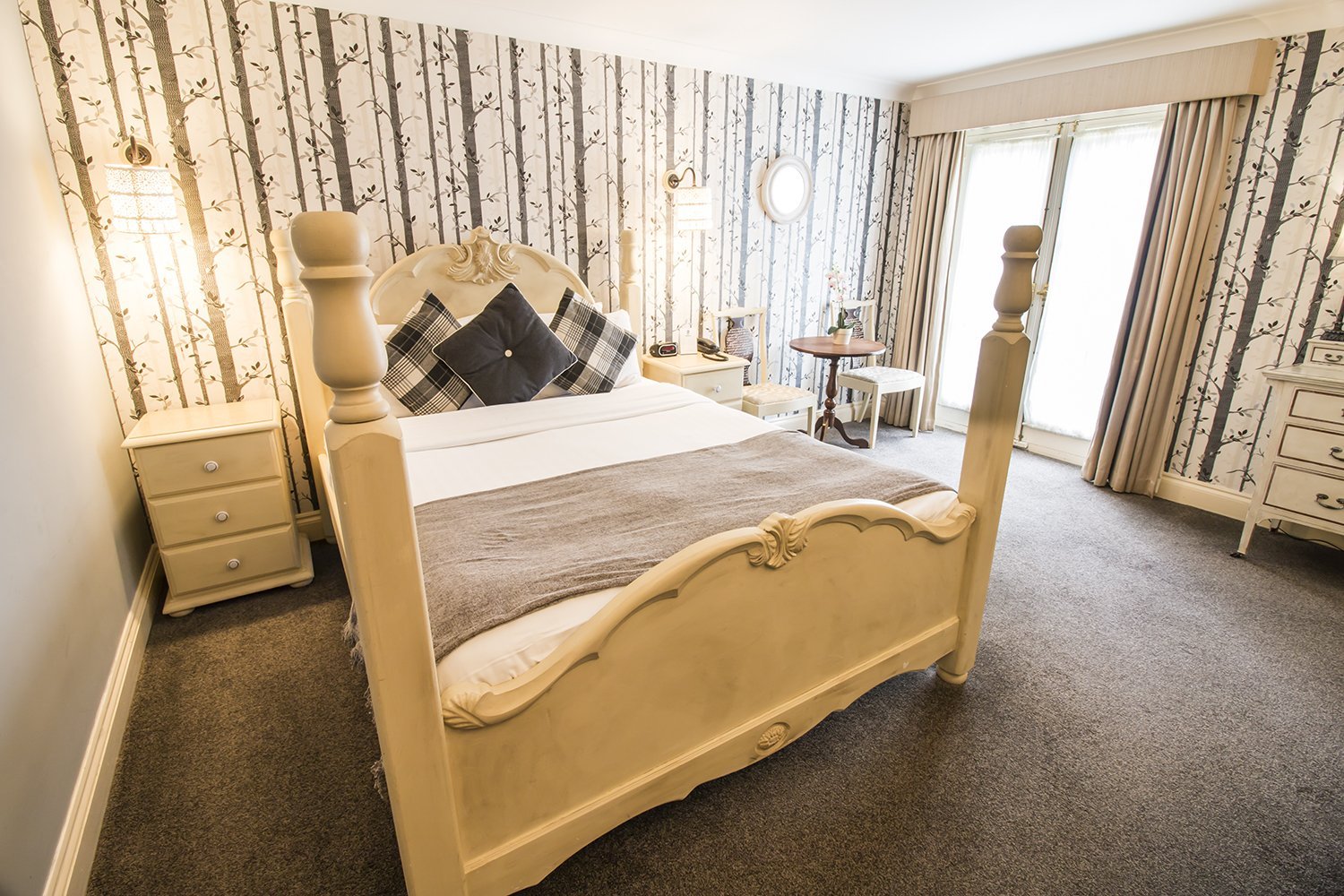 Accomodation - Normanton Park Hotel