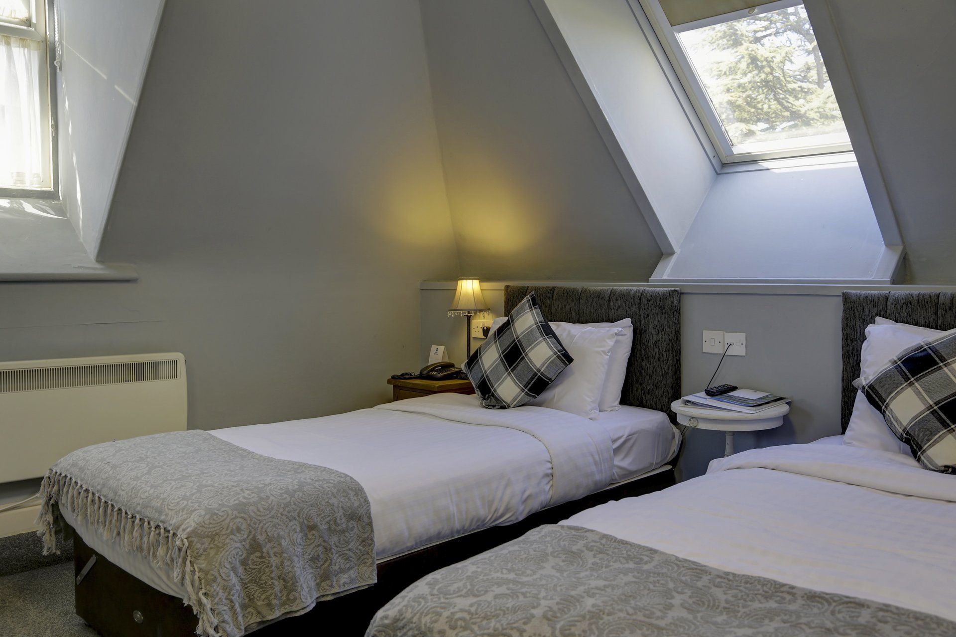Accomodation - Normanton Park Hotel