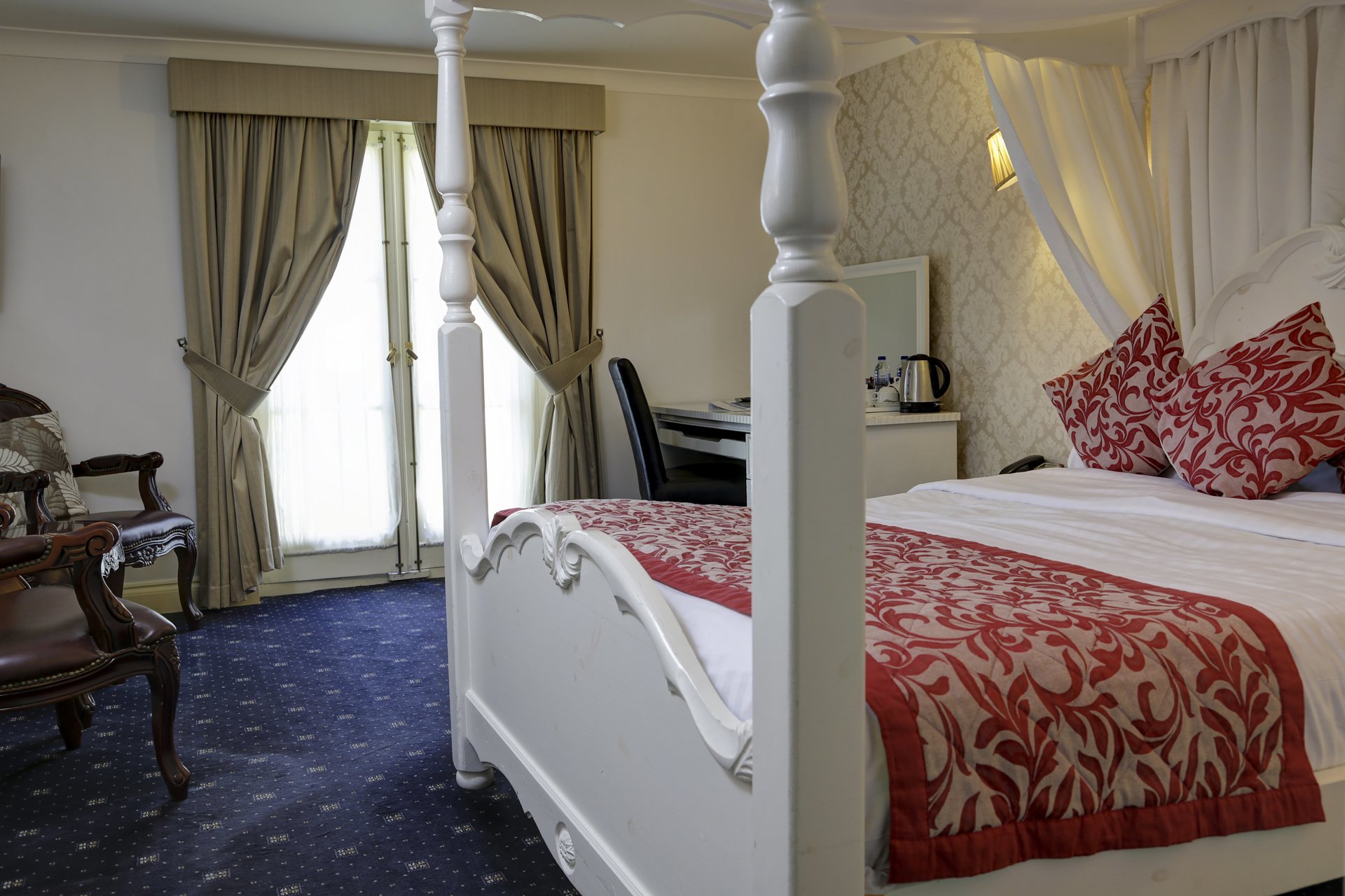 Accomodation - Normanton Park Hotel