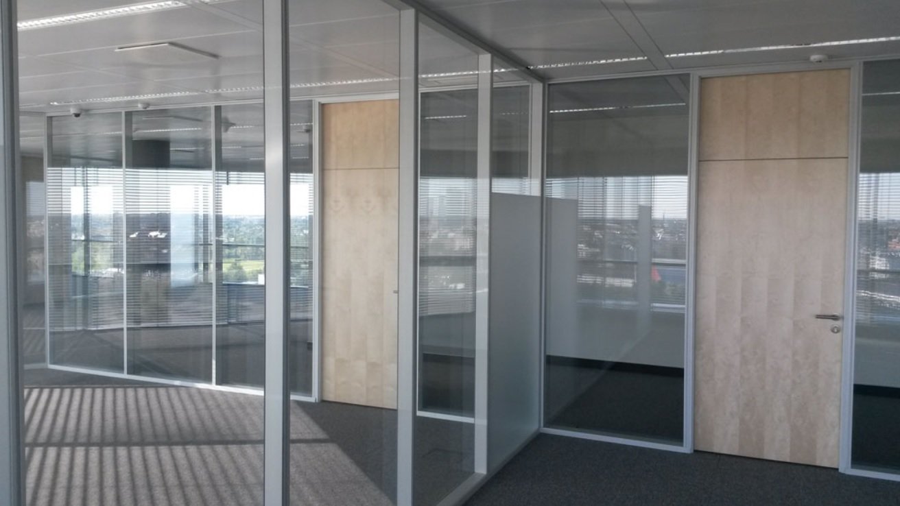 STIKLA KONSTRUKCIJAS | STIKLA SIENAS | Dekolat SIA