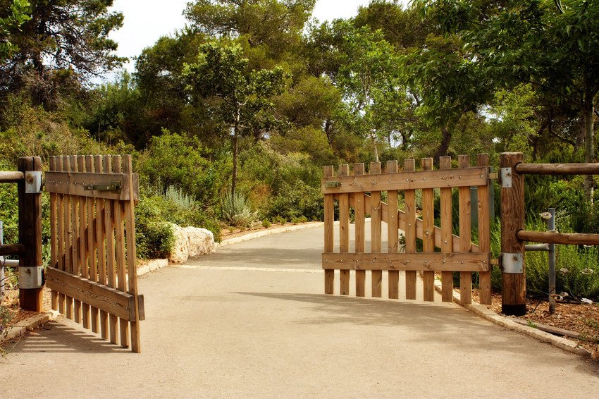 Local Fence Supplier | LawMac Fencing